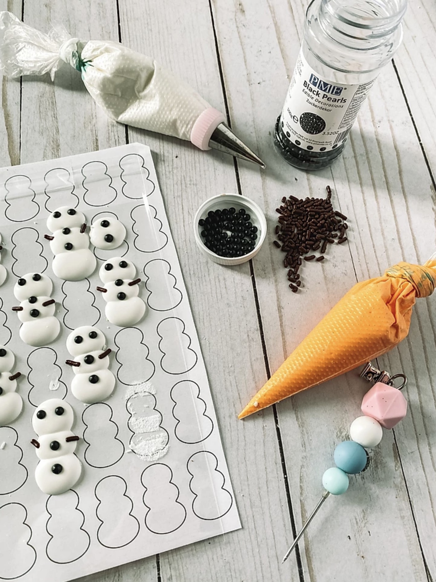 Using Royal Icing Transfers - Summer's Sweet Shoppe