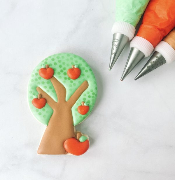 How to Decorate Fall Apple Cookies - Summer's Sweet Shoppe