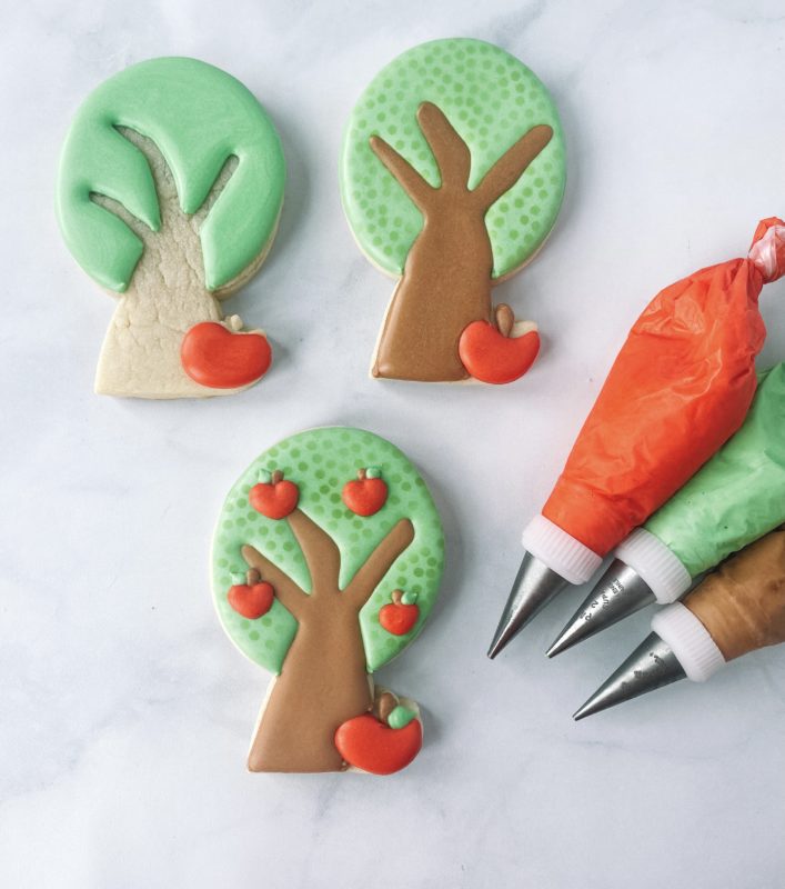 How to Decorate Fall Apple Cookies - Summer's Sweet Shoppe