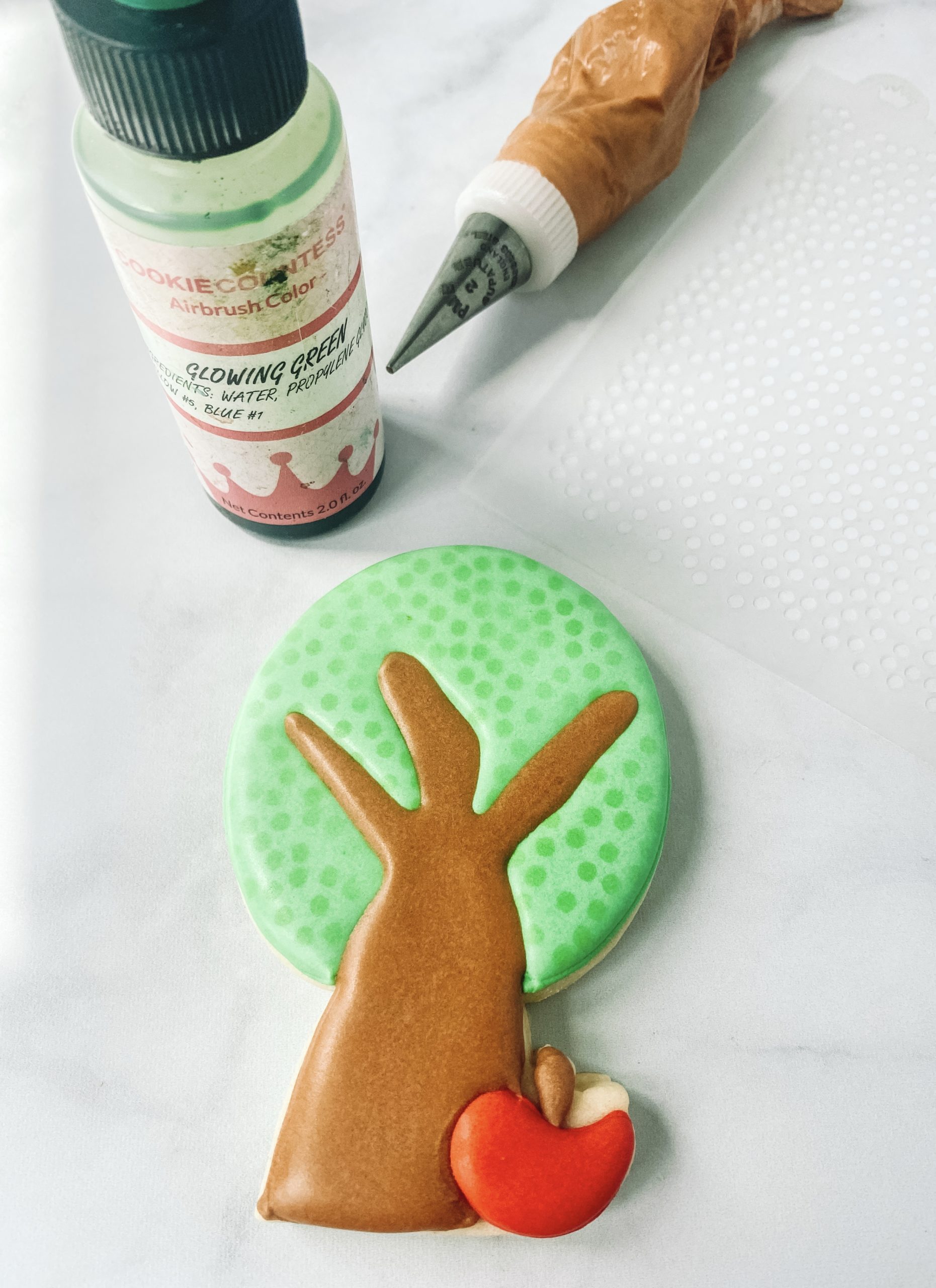 How to Decorate Fall Apple Cookies - Summer's Sweet Shoppe