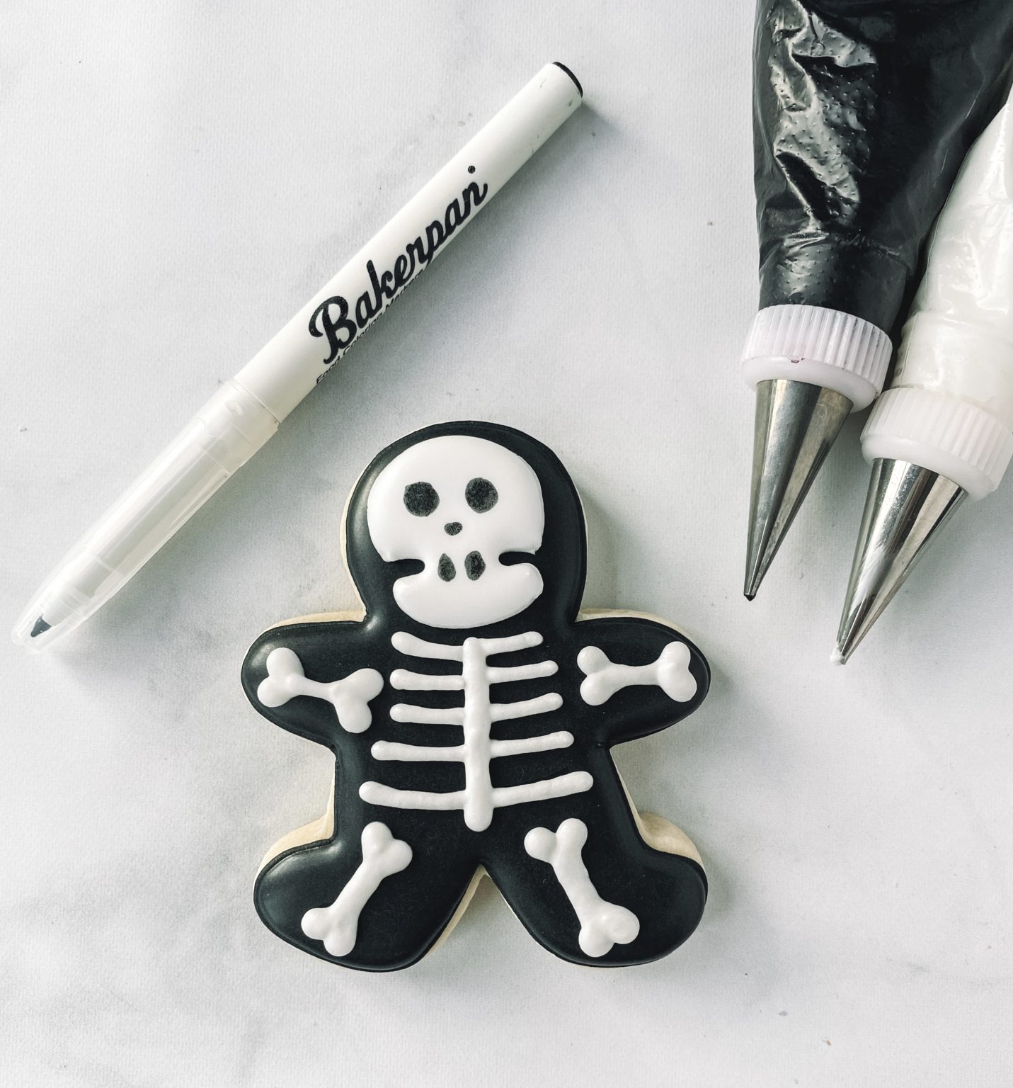 How to make easy Skeleton Cookies - Summer's Sweet Shoppe