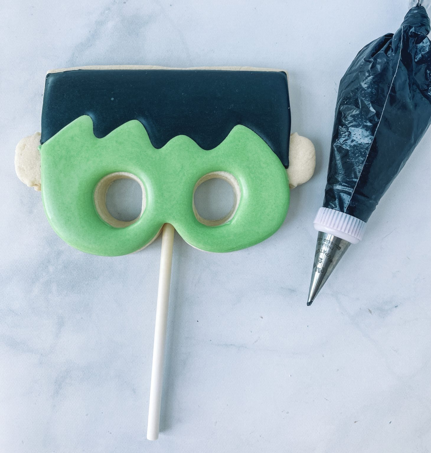How to make Halloween Mask Cookie Pops - Summer's Sweet Shoppe