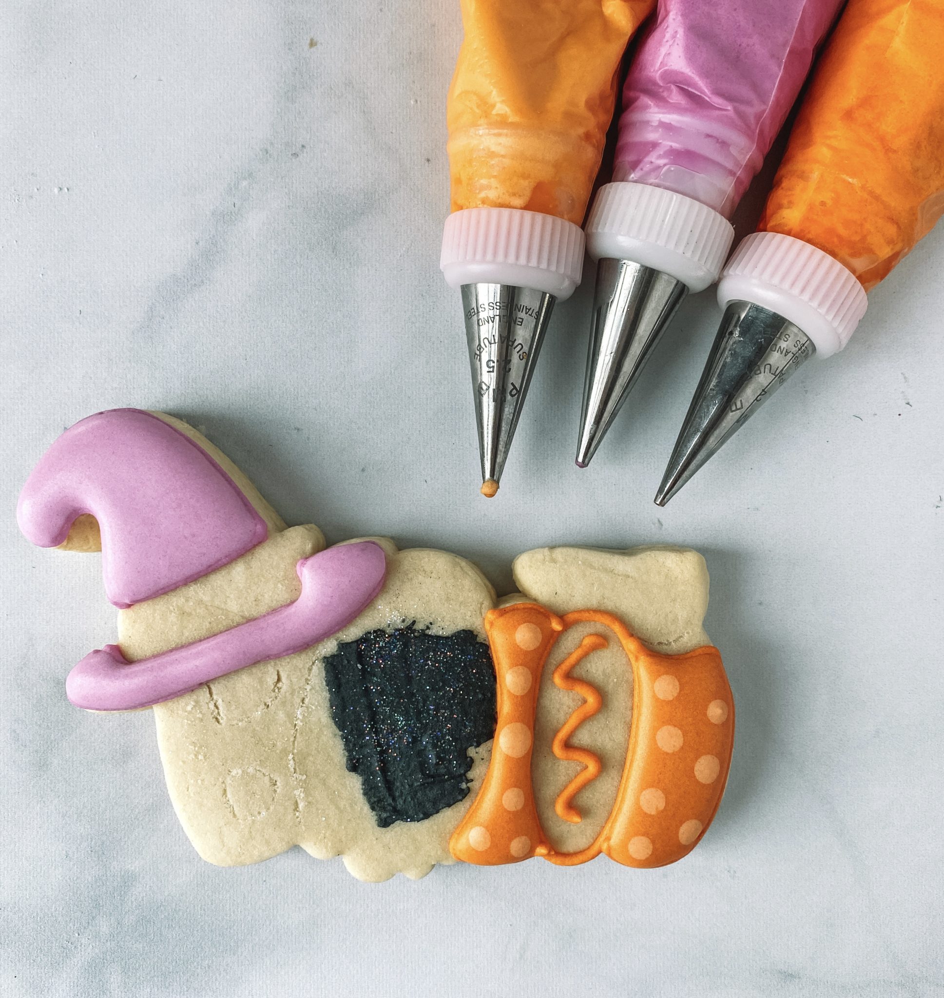 How to make a Boo Halloween Cookie - Summer's Sweet Shoppe
