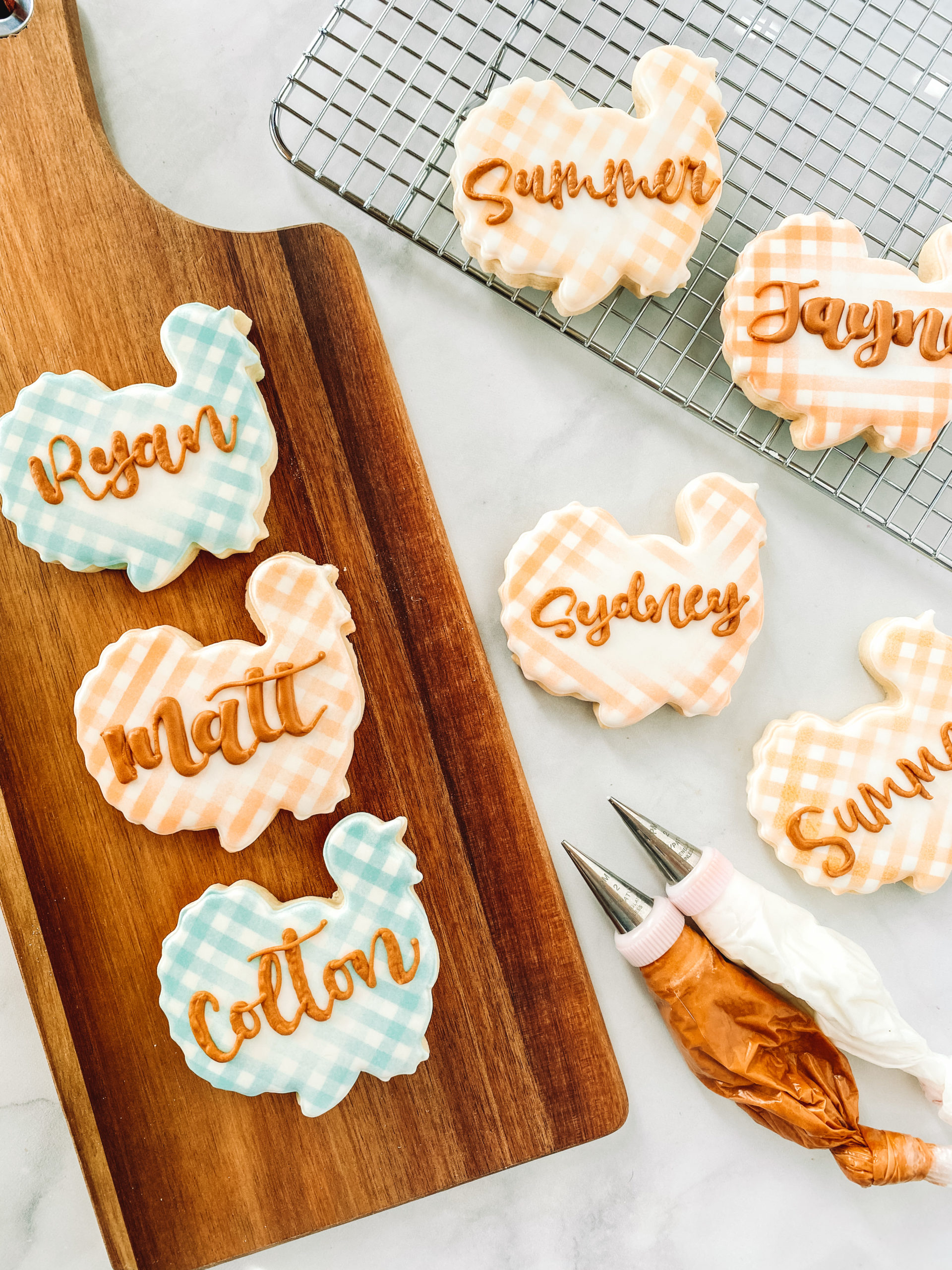 How to make an easy turkey place card cookie - Summer's Sweet Shoppe