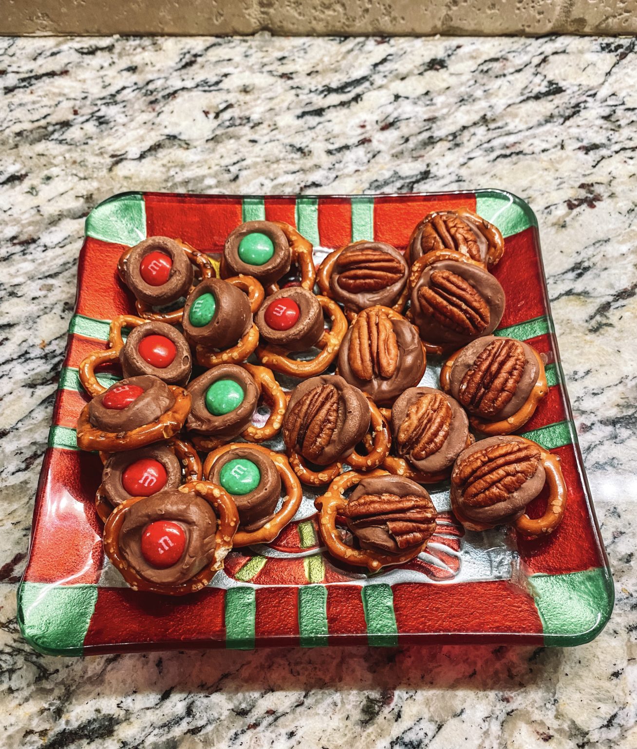 How to make Pretzel Rolo Treats - Summer's Sweet Shoppe