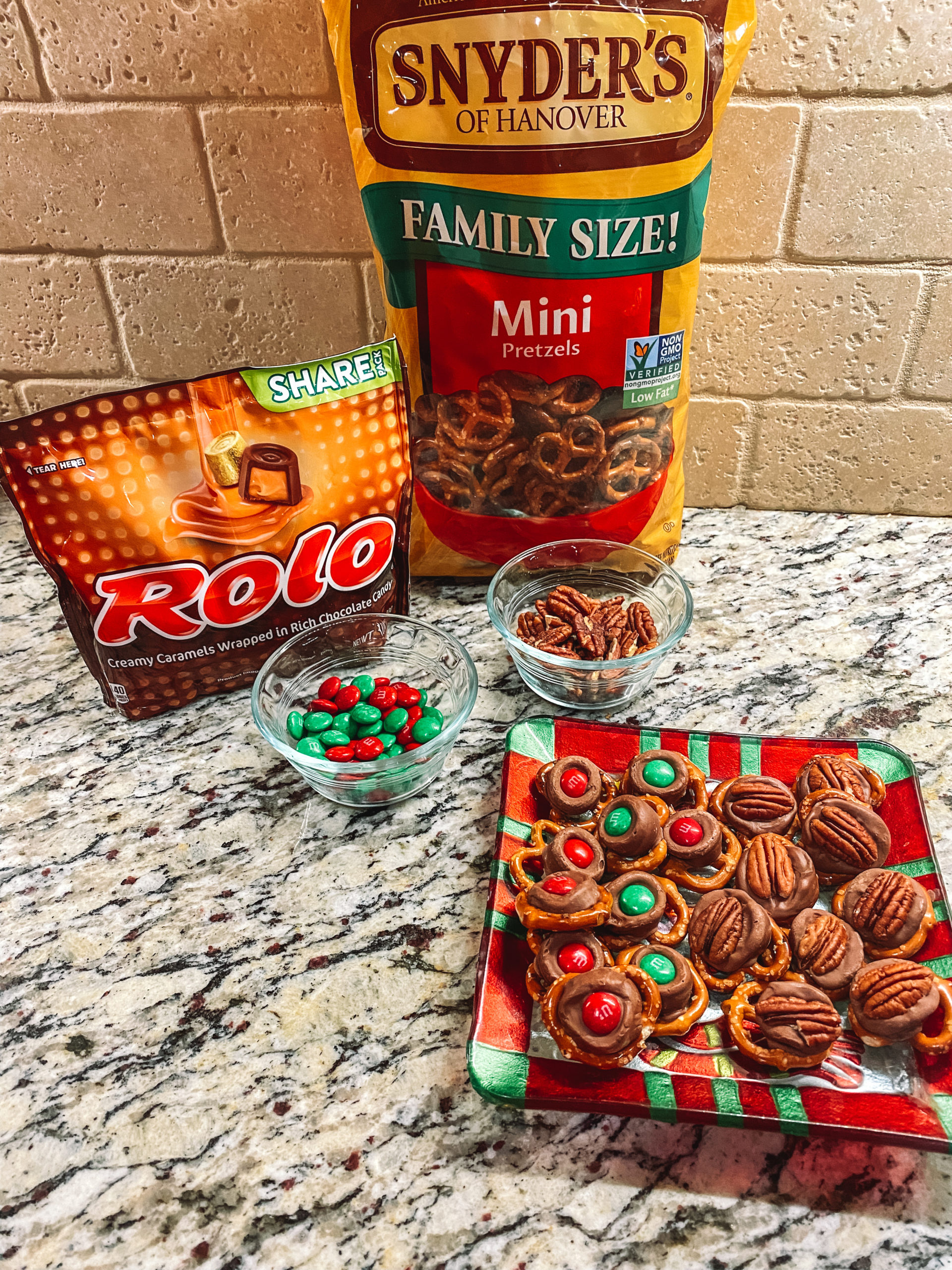How to make Pretzel Rolo Treats - Summer's Sweet Shoppe