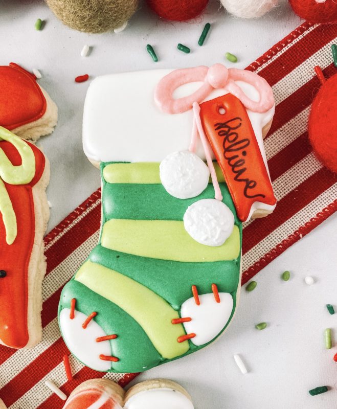 HOW TO DECORATE SANTA THEMED CHRISTMAS COOKIES - Summer's Sweet Shoppe